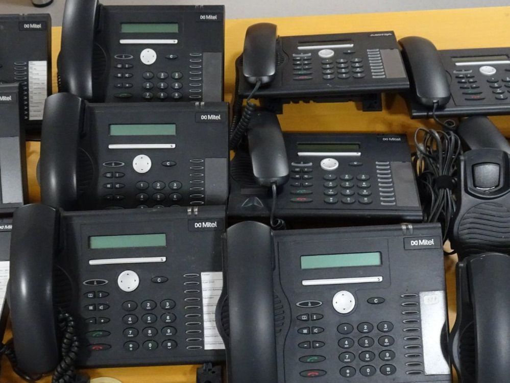 Set Mitel Telefone 9 Stück Modell MiVoice 5361 (Gebraucht) in ...