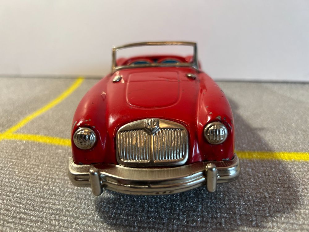 Blech- Auto MG mit Schwungrad aus den 1950 Jahr (Gebraucht) in ...