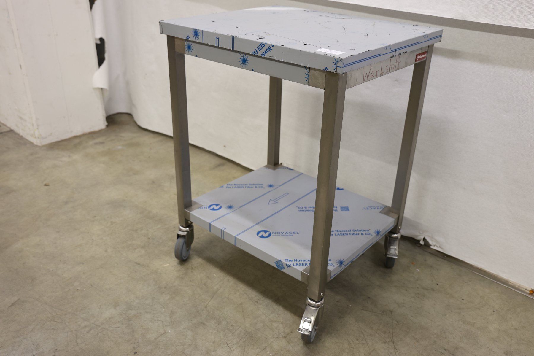 Rollwagen/Beistelltisch aus Chromstahl Liquidation Rollen (Neu und ...