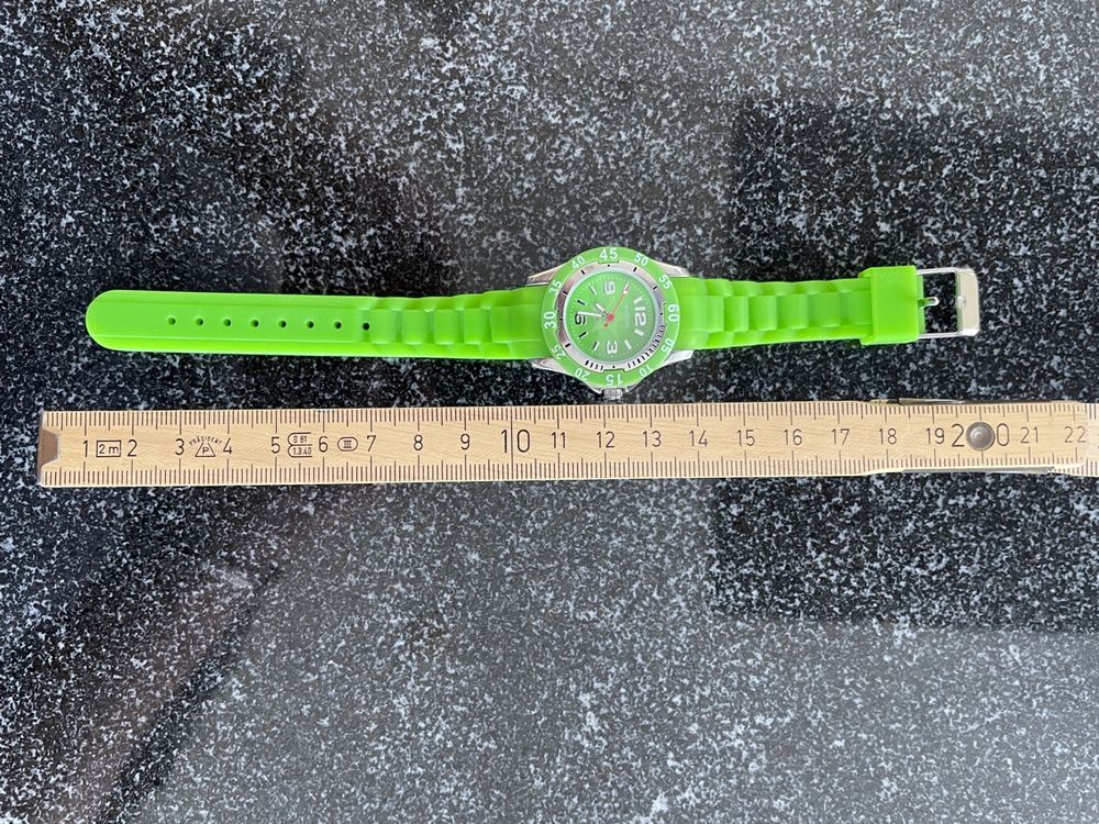 Auriol Kinder Uhr grün (Gebraucht) in für CHF 1 – mit Lieferung auf ...
