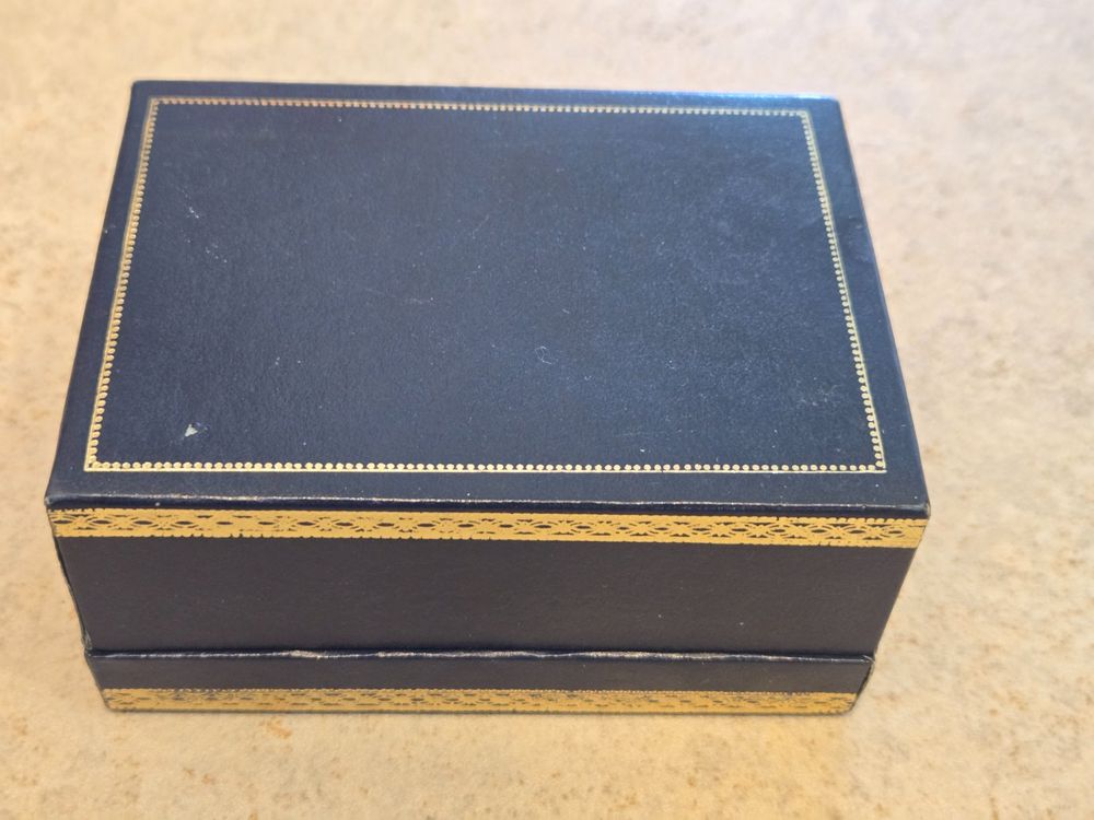 Bucherer Uhrenbox (Gebraucht) in für CHF 13 – mit Lieferung auf Ricardo ...