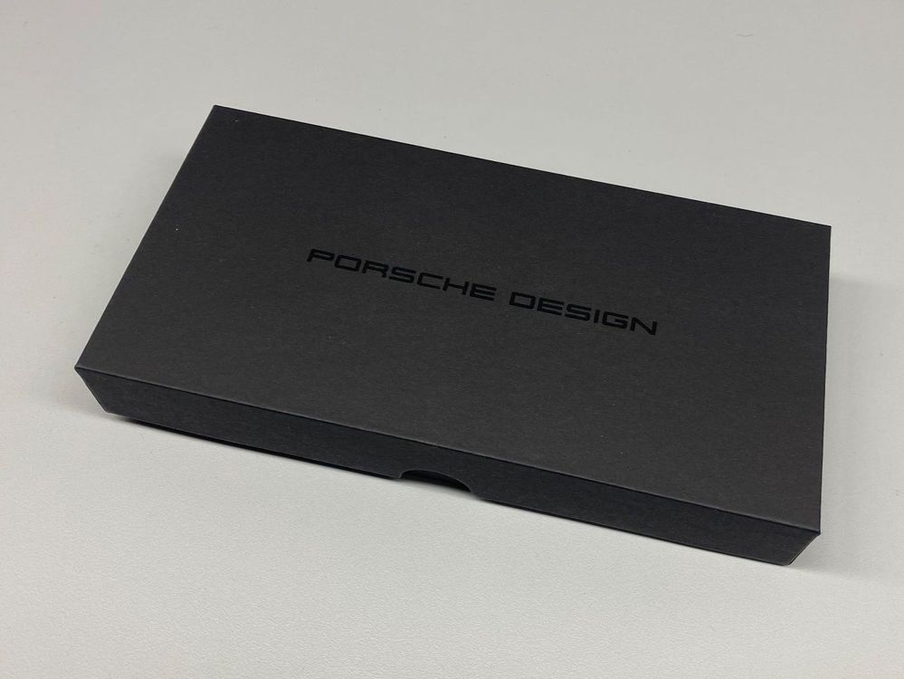 PORSCHE DESIGN Powerbank 8'000 mAh (Neu und originalverpackt) in St ...