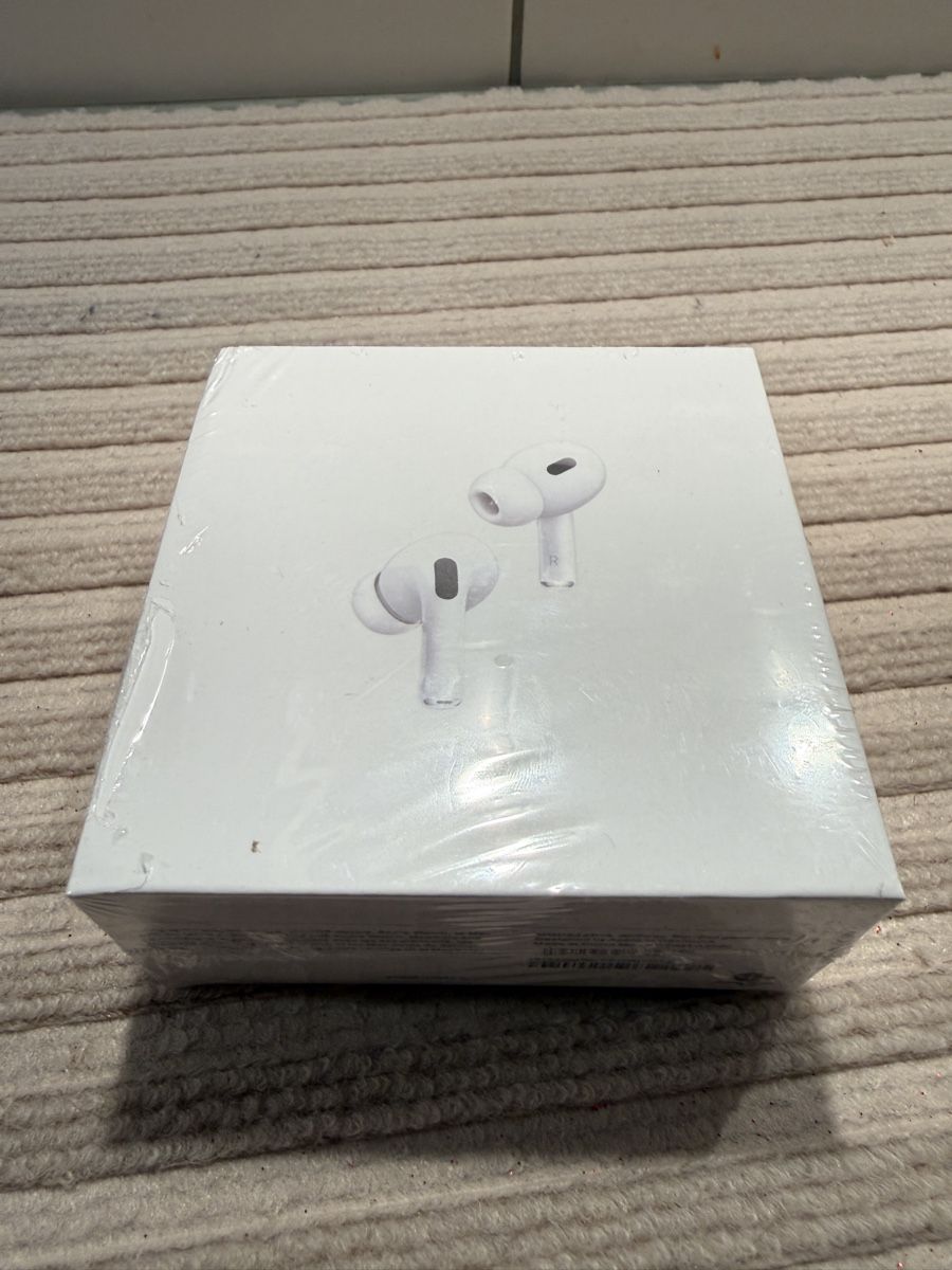 Apple AirPods Pro (2. Generation) - Neu & OVP! Top! (Neu und ...
