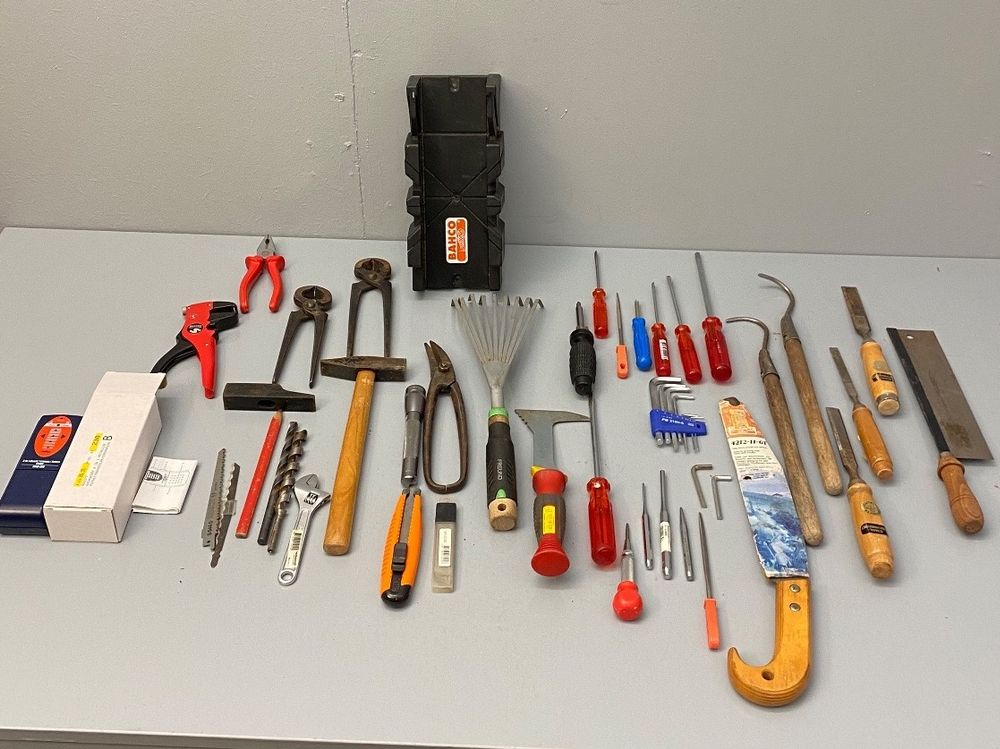 WERKZEUGE DIV AB 1.-! (Gebraucht) in für CHF 3 – nur Abholung auf ...