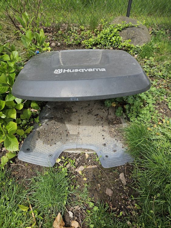 Husquarna Automower 320 mit Garage als Dockingstation | Kaufen auf Ricardo