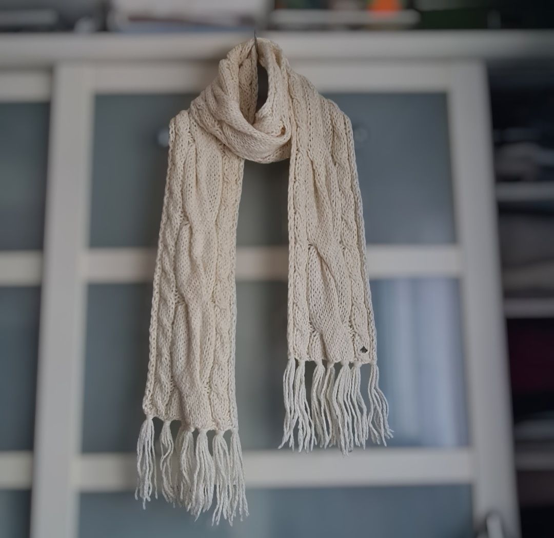 Écharpe Seeberger en tricot torsadé, couleur crème (Neuf (Voir ...