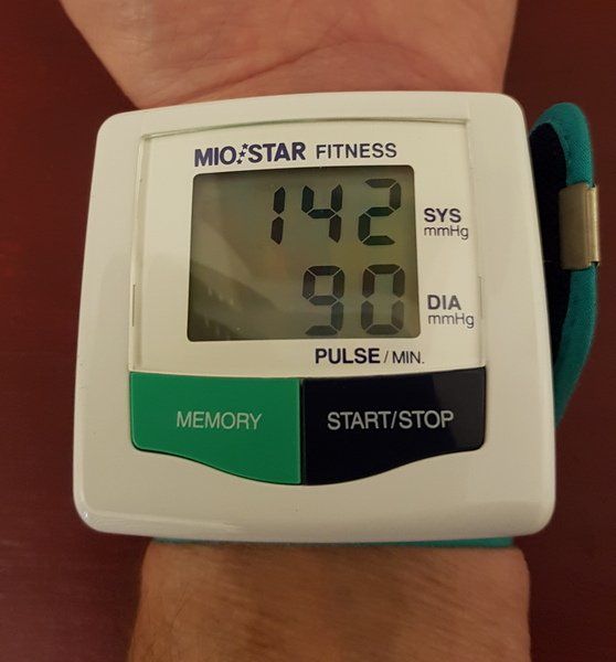 Blutdruck & Puls-Messgerät fürs Handgelenk (Gebraucht) in Jona für CHF ...