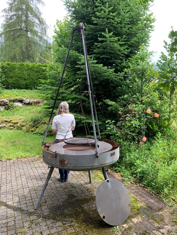 grosser Feuerring Feuerschale Grill Grillplatte mit Dreibein (Gebraucht ...