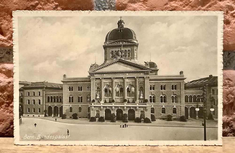 Antike Künstler AK - Bundespalast Bern - Büttenrand (Gebraucht) in Root für CHF 1 – mit ...