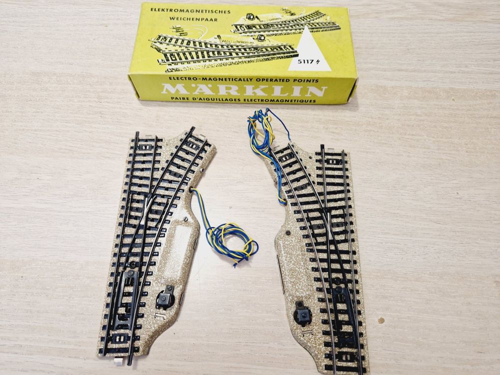 Märklin 5117 Weichenpaar M H0 (9) (Gebraucht) in St-Aubin-Sauges für CHF 14 – mit Lieferung auf ...