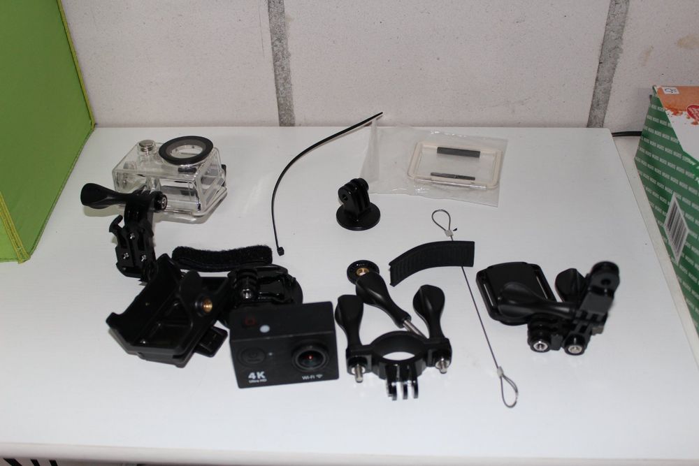 Action Kamera mit Halter/Case | Kaufen auf Ricardo