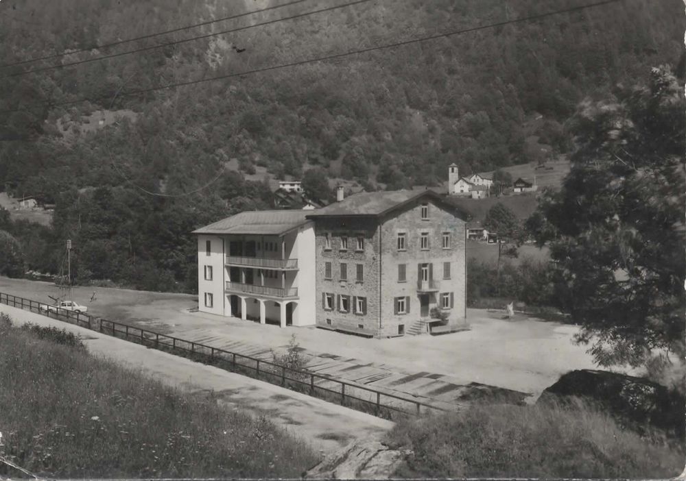 Mogno - Colonia Climatica "Don Guggia" (Usato) a Melano per CHF 3 – con ...