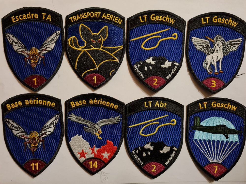 Luftwaffe Abzeichen 8 Badges Violett | Kaufen auf Ricardo