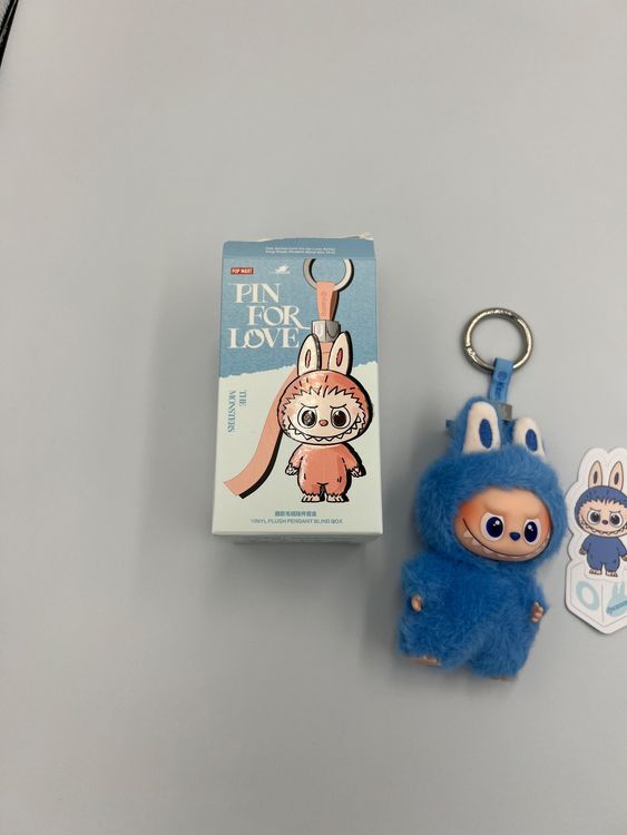 Popmart Labubu Pin For Love ( O ) (Neu und originalverpackt) in Bern ...