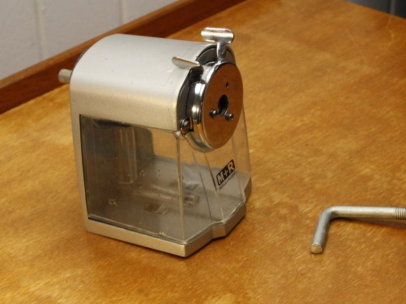 SPITZMASCHINE FÜR TISCHMONTAGE (Gebraucht) in Wauwil für CHF 22 – mit Lieferung auf Ricardo kaufen