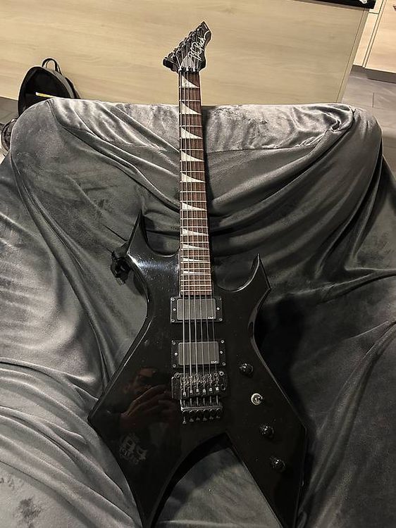 BC RICH Warlock (D'occasion) à Fétigny pour CHF 1000 – retrait ...