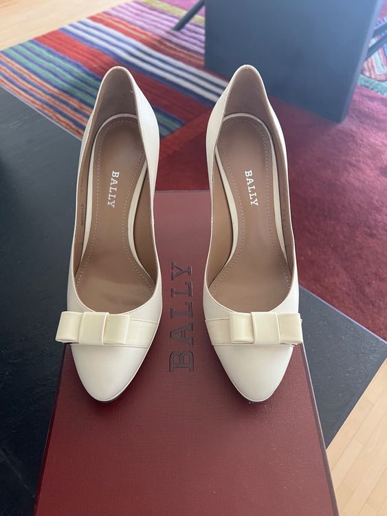 Bally white pump 37.5 | Kaufen auf Ricardo