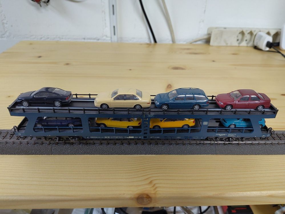 Märklin 4234 Autotransportwagen mit 8 PKWs, H0/WS (Gebraucht) in ...