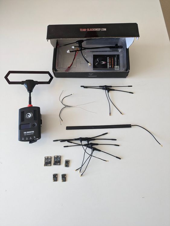 TBS Crossfire TX lite + 5 Recievers + 9 Antennas | Kaufen auf Ricardo