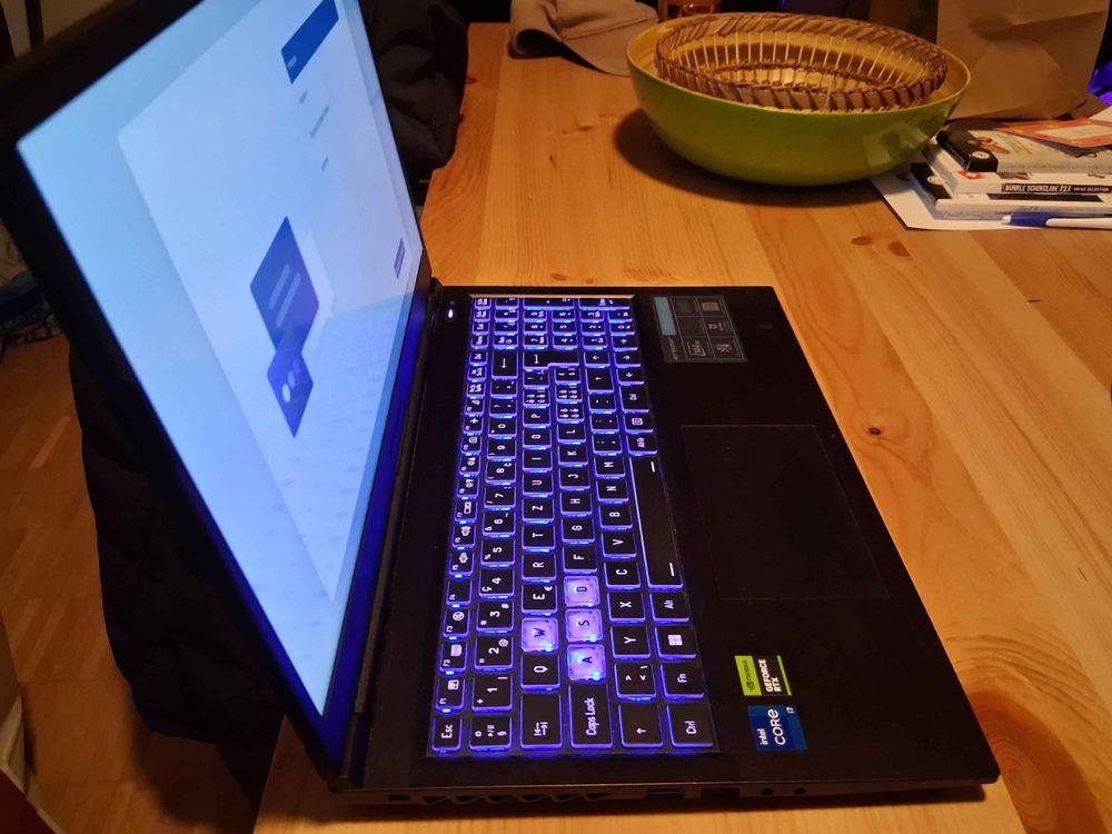 RTX 4070 / 144hz Gaming portable PC /gamer laptop (Gebraucht) in ...