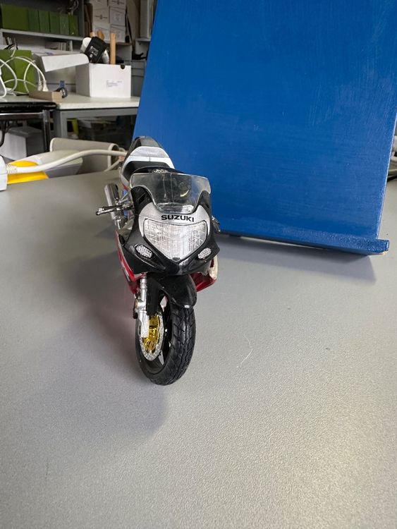 Suzuki R65X Modell (Gebraucht) in für CHF 1 – mit Lieferung auf Ricardo ...