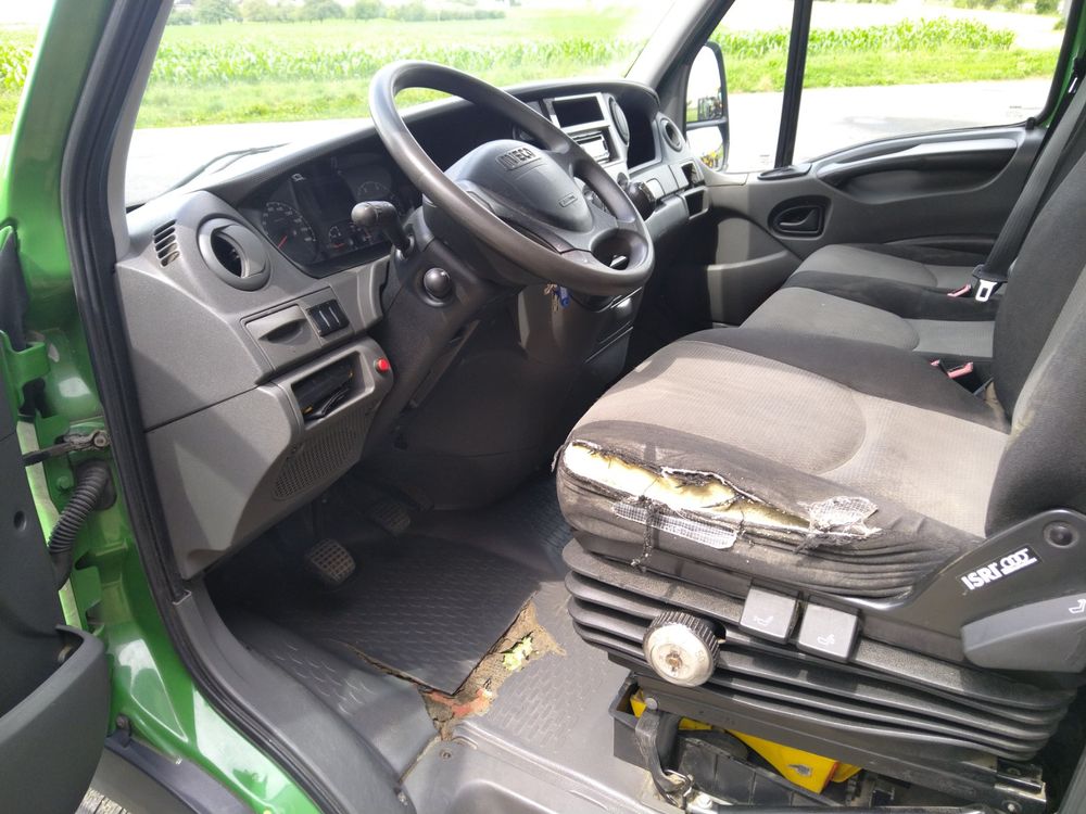 Lieferwagen Iveco Daily, Brücke mit Verdeck, MFK 2023 (Gebraucht) in Neuägeri für CHF 7916 – nur ...