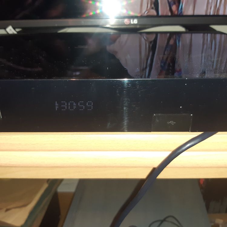 Samsung BD-F8500 HD-Recorder mit Blu-ray Player (Gebraucht) in Fehraltorf für CHF 50 – mit ...