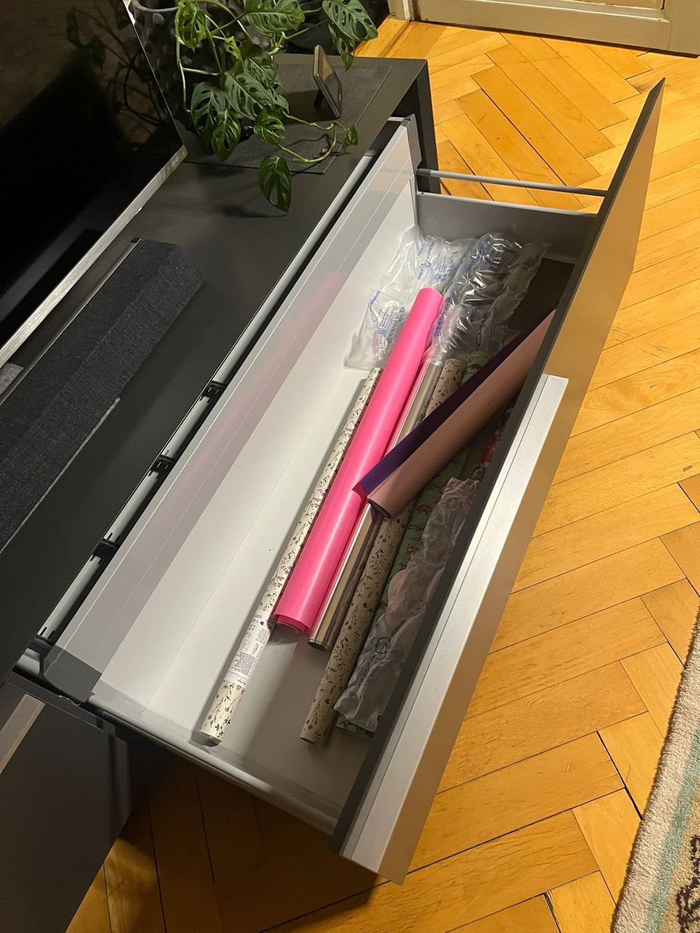 VIFIAN LOWBOARD TV-Möbel, Schweizer Fabrikat NP. ca. 4'500 (Gebraucht ...