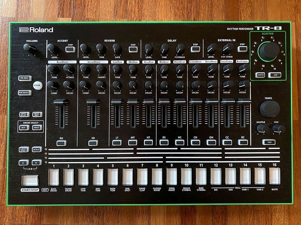 Roland Tr8 with 7x7 expansions- as new ! | Kaufen auf Ricardo