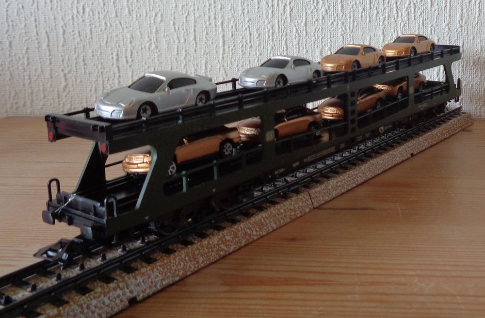 Märklin 4084, 2 Reisezug-Autotransportwagen mit Autos, H0 (Gebraucht ...