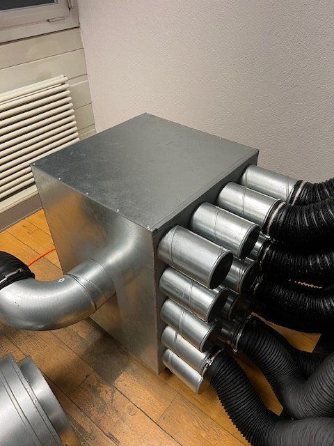 Ventilation box with flexible ducts (Gebraucht) in Clarens für CHF 55 ...