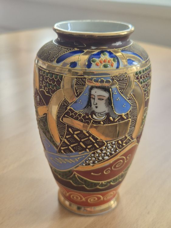 Japan Vase – Satsuma Moriage – Handbemalt & Vergoldet (Gebraucht) in ...