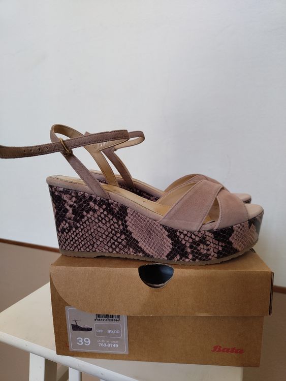 Sandali Bata con zeppa, pelle, n. 39 / nuovi (Neu und originalverpackt) in Lugano für CHF 20 ...