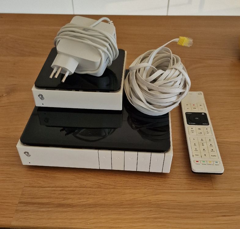 SWISSCOM TV BOX + ROUTER USED NOT TESTED (Defekt) in Lausanne für CHF 5 ...