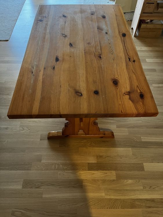 Massiver Holztisch, Esstisch, wunderschön (Gebraucht) in Arlesheim für CHF 20 – nur Abholung auf ...