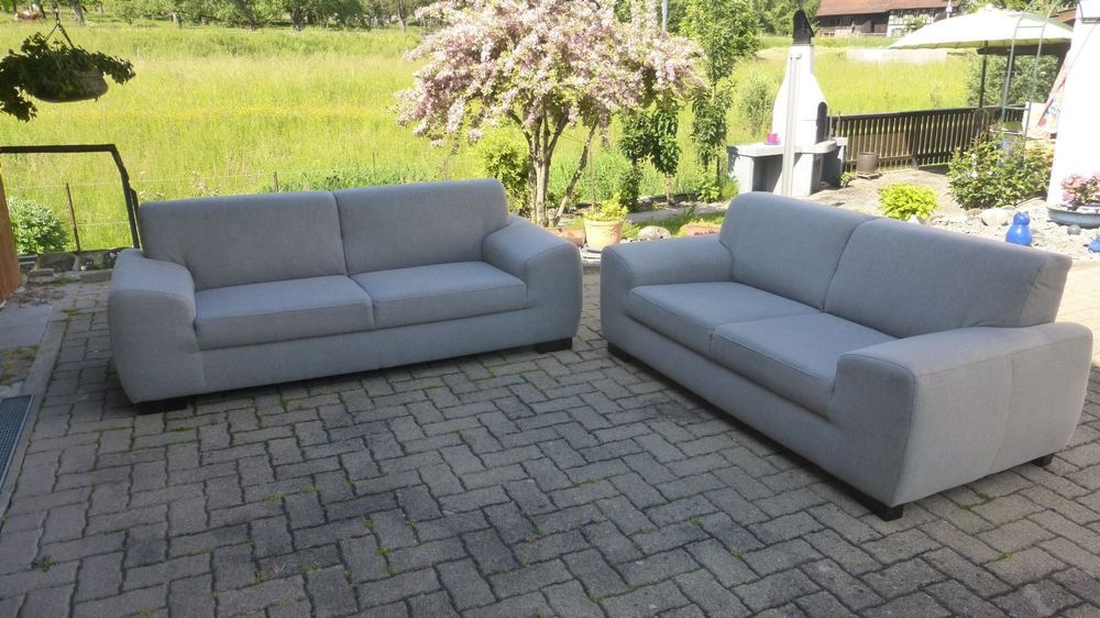 2er und 3er Sofa Grau (Gebraucht) in Guntershausen für CHF 107 – mit Lieferung auf Ricardo kaufen