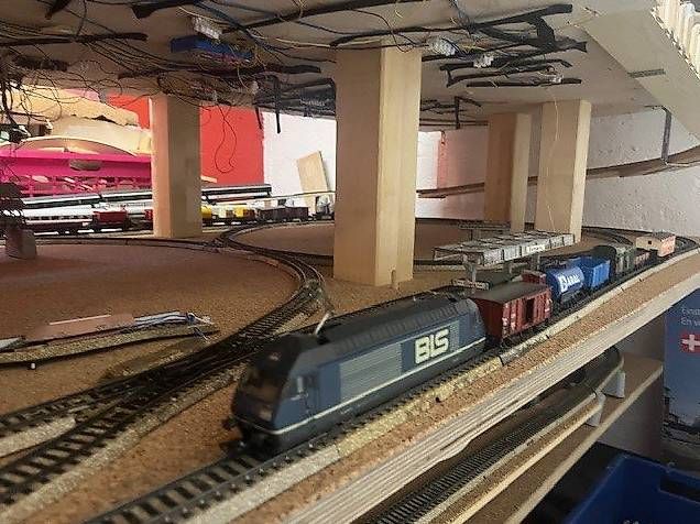 Grosse Märklin Modell HO Eisenbahn Komplett Anlage, Analog (Gebraucht ...