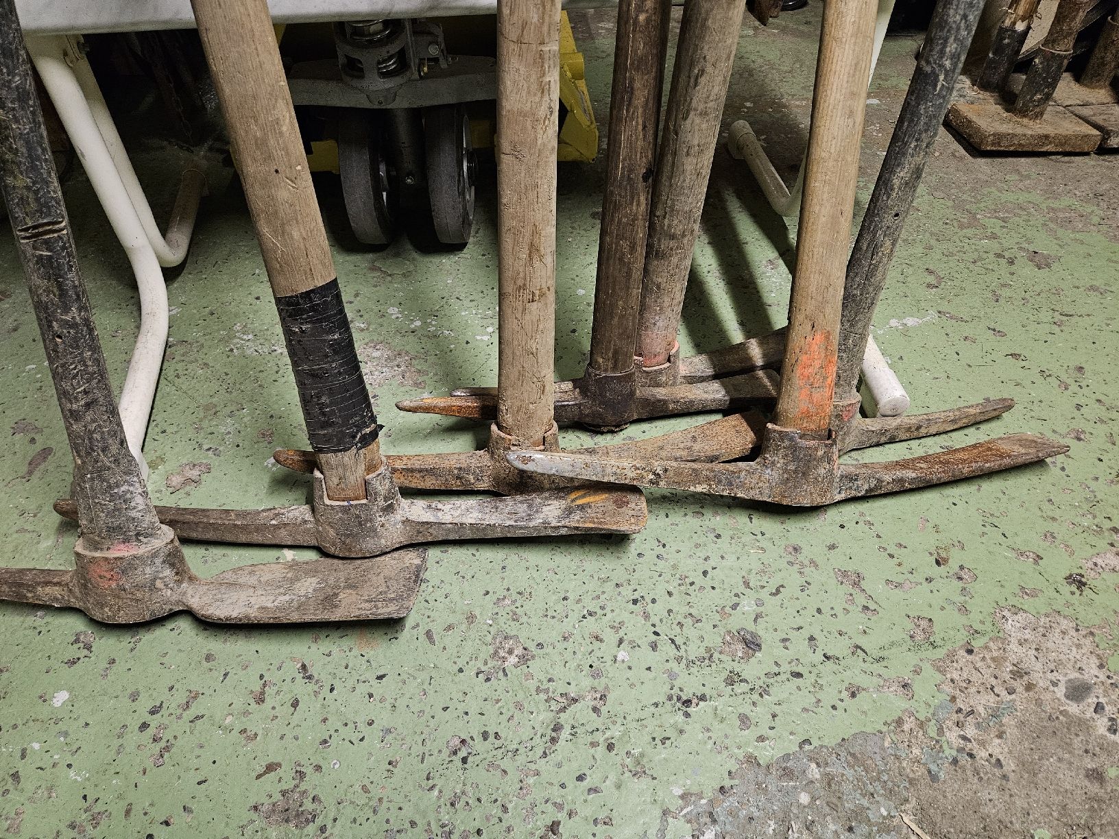 Gebrauchte Pickel, Spitzhacken, diverse Grössen (Gebraucht) in ...