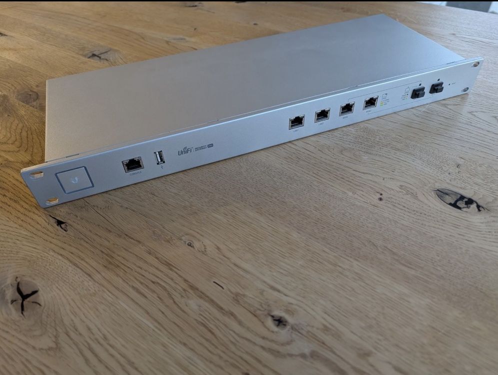 UniFi USG-PRO-4 Security Gateway Router Top! (Gebraucht) in Turbenthal ...