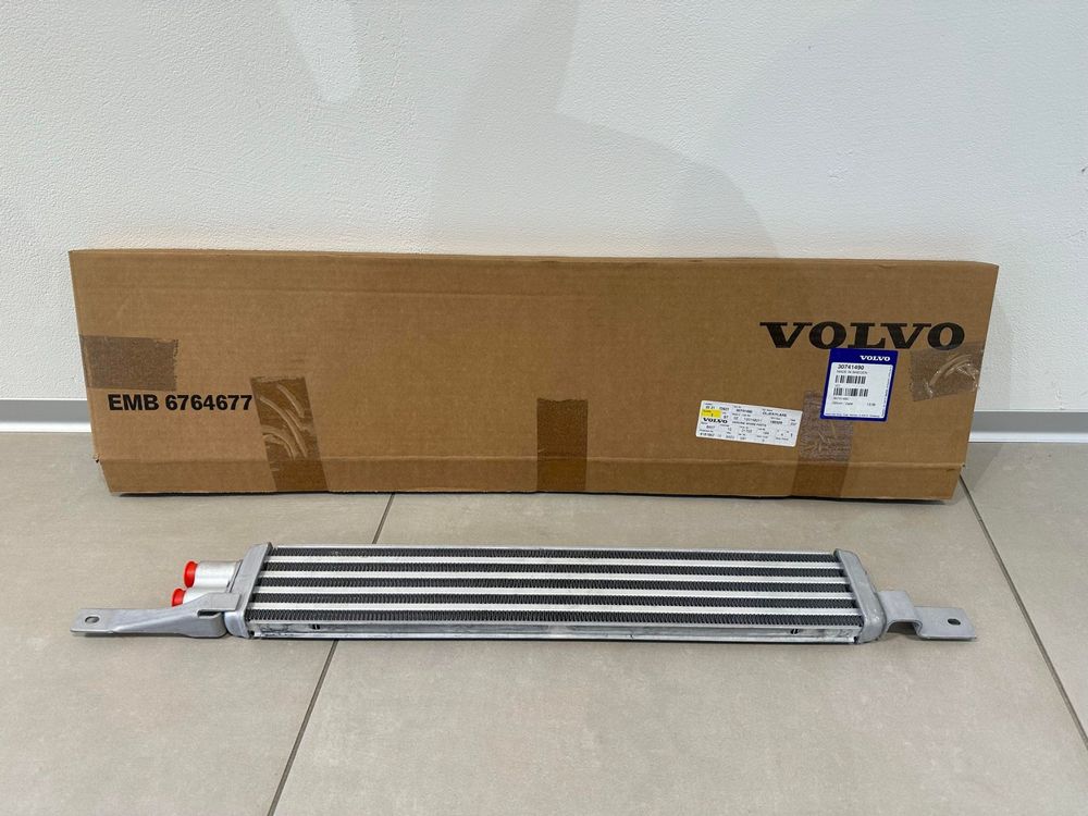 Neuer Volvo XC90 Getriebeölkühler 30741490 (Neu und originalverpackt ...