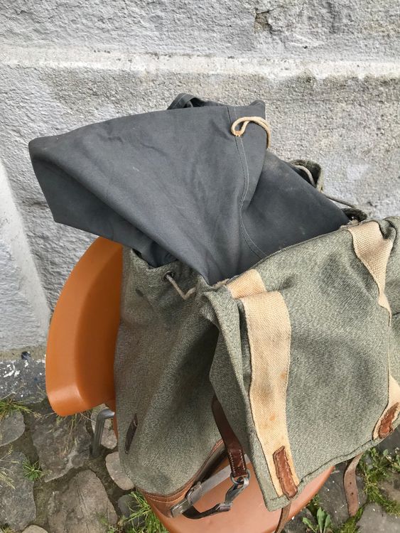 alter Militärrucksack Vintage Rucksack Stoff/ Leder | Kaufen auf Ricardo