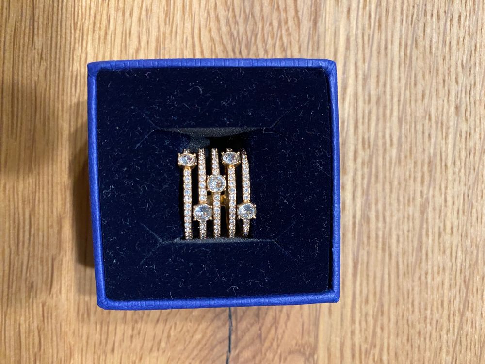 Stylischer Swarowski Ring Gr.54 (Gebraucht) in Pfäffikon SZ für CHF 35 ...