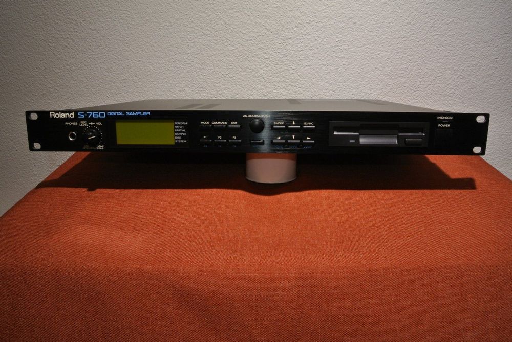 ROLAND S-760 Sampler (Gebraucht) in Unterkulm für CHF 390 – mit ...