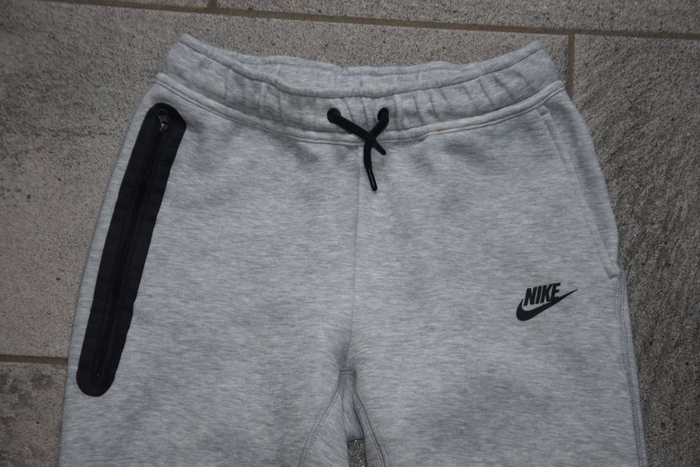 Nike Tech Training Hose gr. 147/158 (ca. 10-11J.) (Gebraucht) in ...