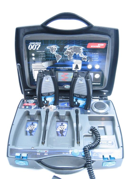 James Bond Agenten-Koffer RAR (Gebraucht) in Zürich für CHF 22 – mit ...