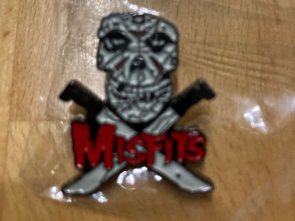 Misfits Pin Anstecker Punk Metal Rock Band Red 2 (Neu (gemäss ...