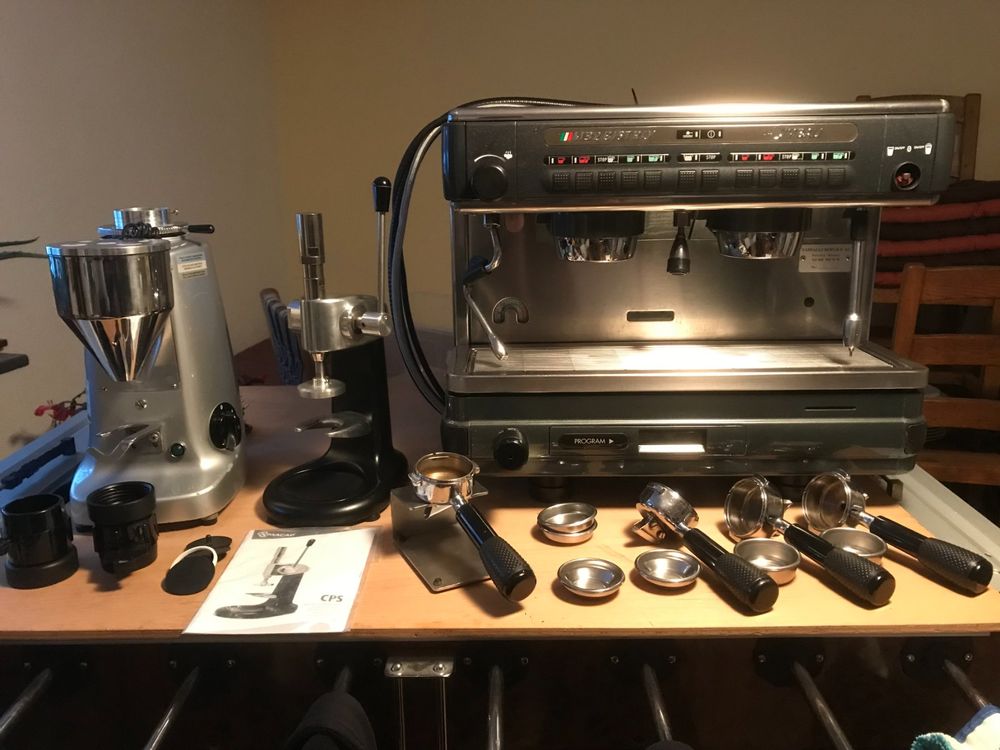 La Cimbali Kolbenmaschine M32 Bistro mit Mazzer Kaffemühle (Gebraucht ...
