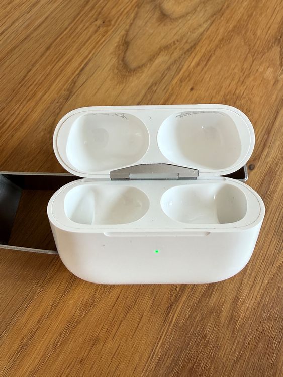 APPLE AirPods Pro 1 Charging Case (Gebraucht) in Lausanne für CHF 30 ...