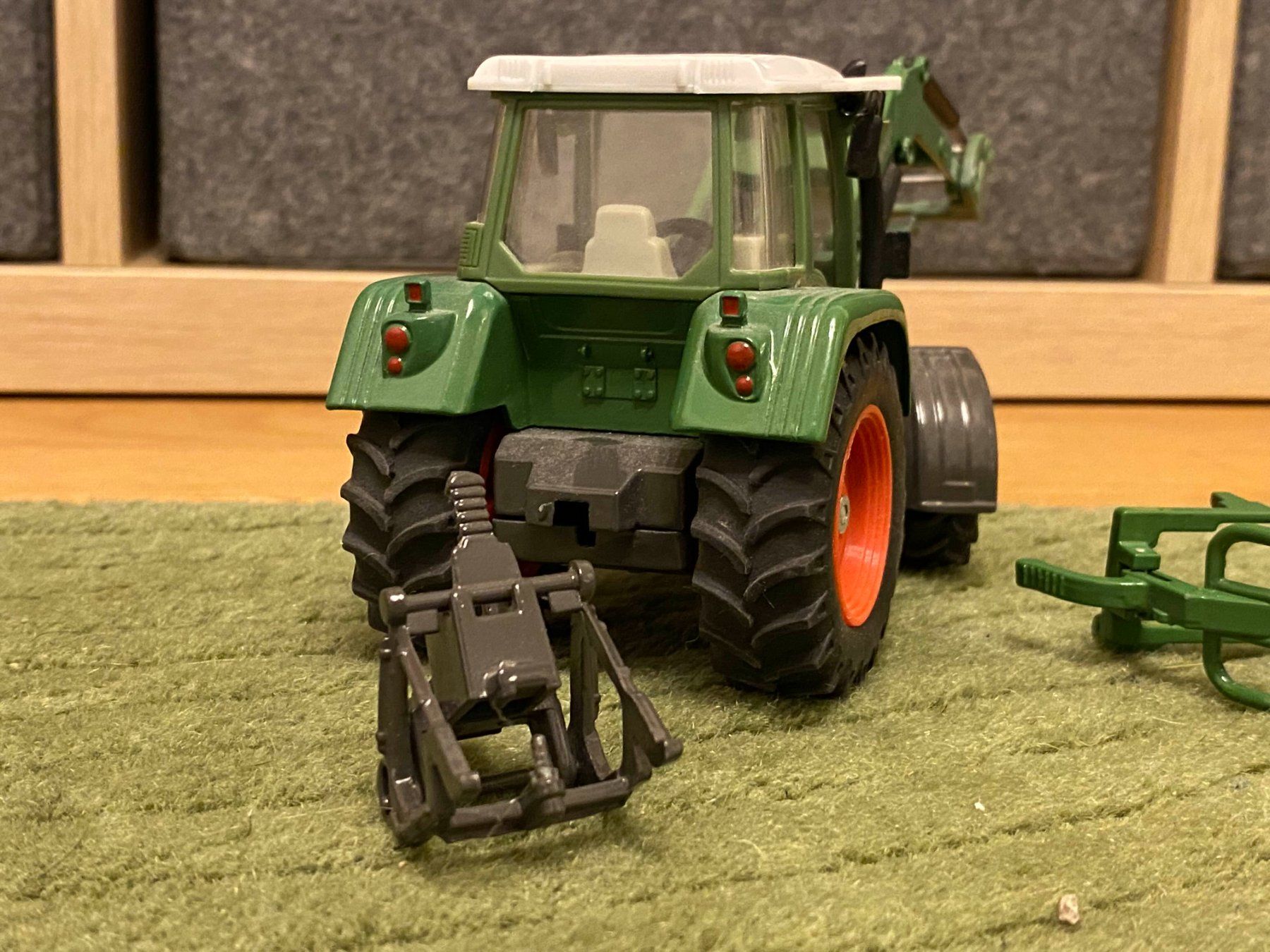Fendt Traktor mit Zubehör, gebraucht, Top Zustand! (Gebraucht) in ...