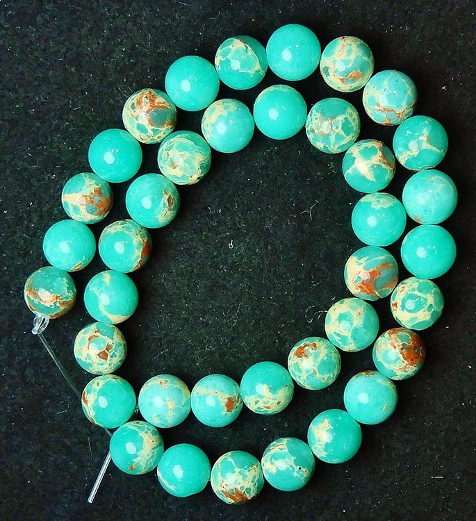 1 Strang echte grüne Shoushan Jade Perlen 10 mm | Kaufen auf Ricardo